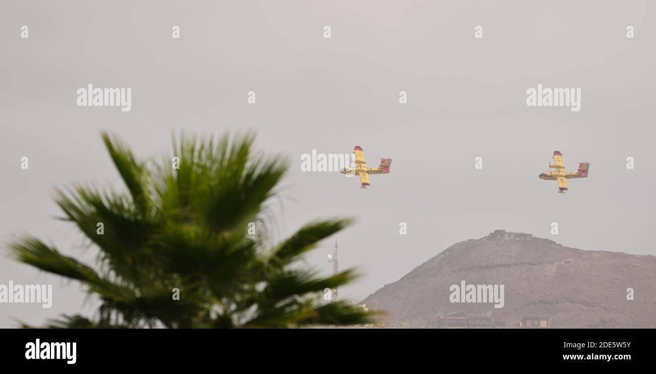 Fire-fighting planes flying over Las Palmas de Gran Canaria. Gran ...
