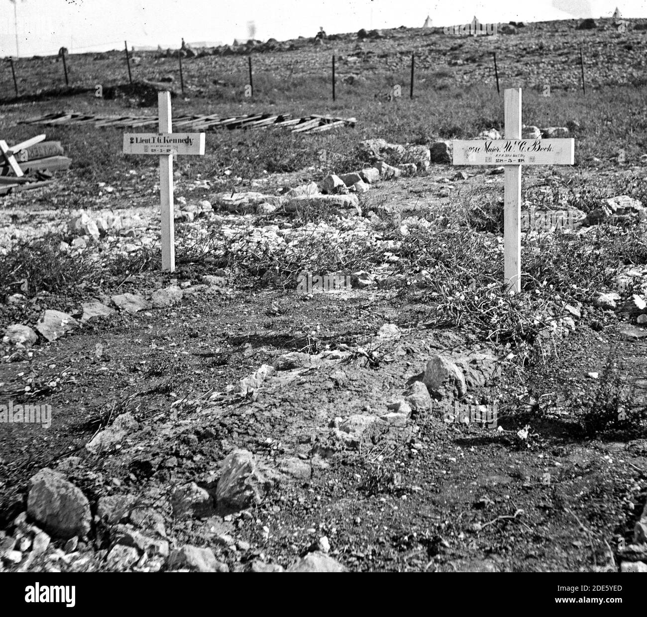Soldiers graves hi-res stock photography and images - Alamy