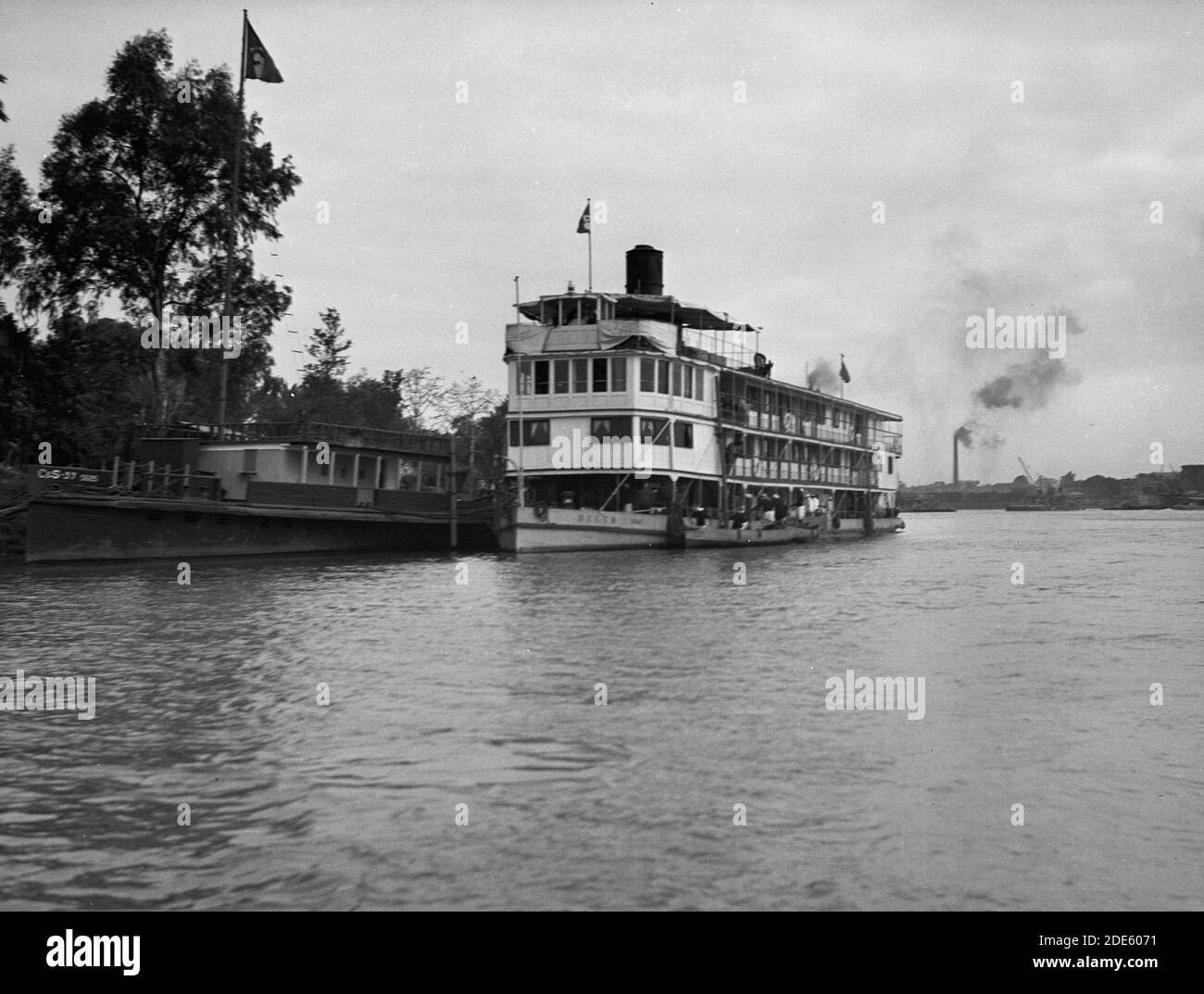 Original Caption: Egypt. River scenes. The Nile. Scenes along the Cairo ...