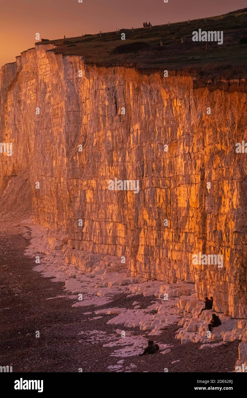 The seven sisters cliffs beach in the late afternoon light hi-res stock ...