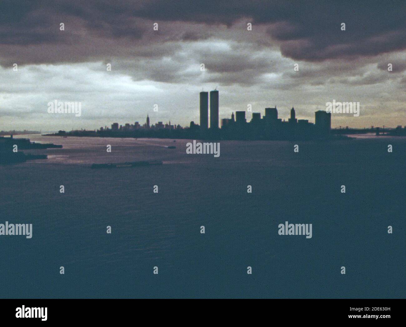 World trade center twin towers 1970s hi-res stock photography and ...