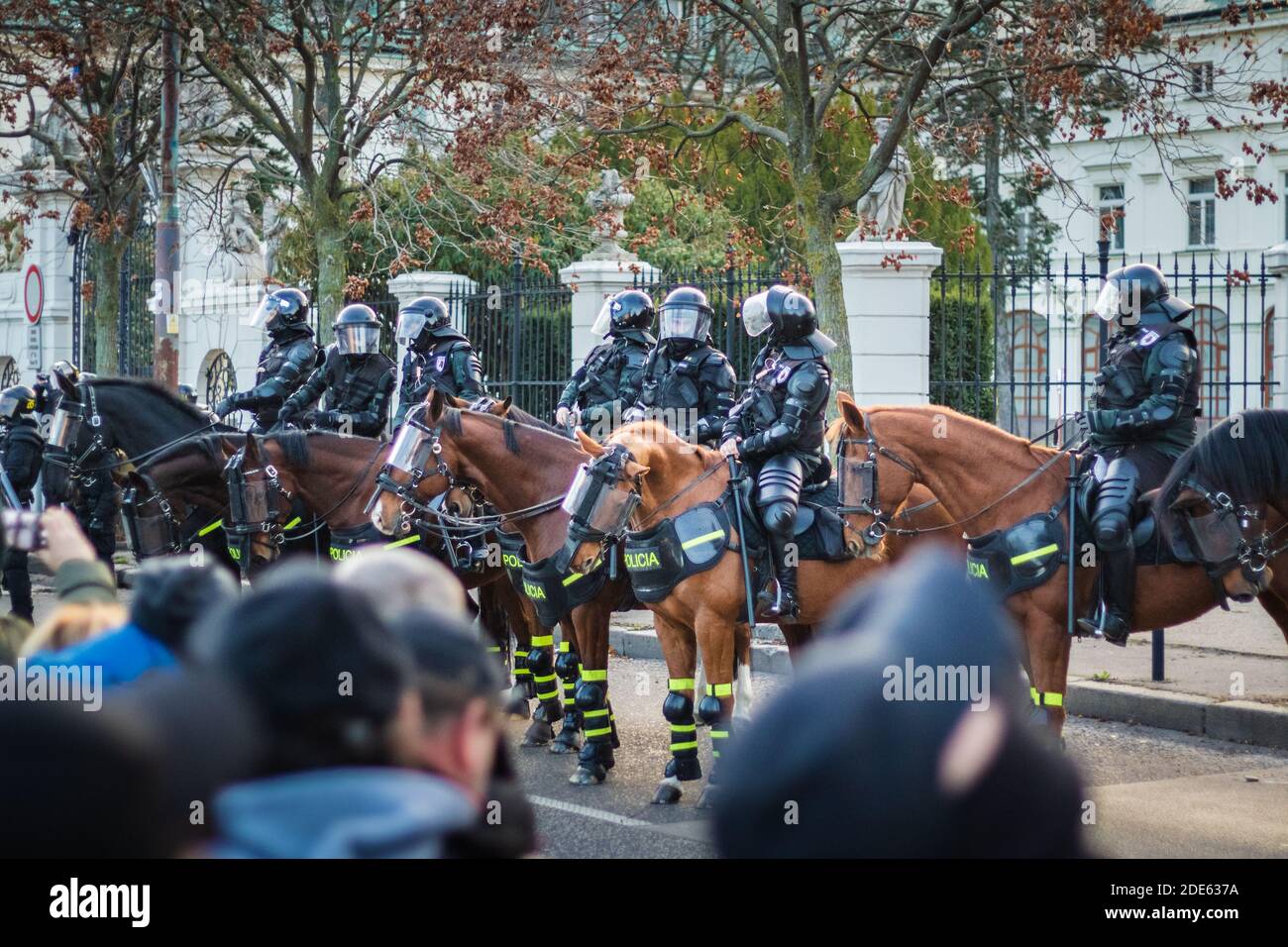 Riot police horses hi-res stock photography and images - Alamy