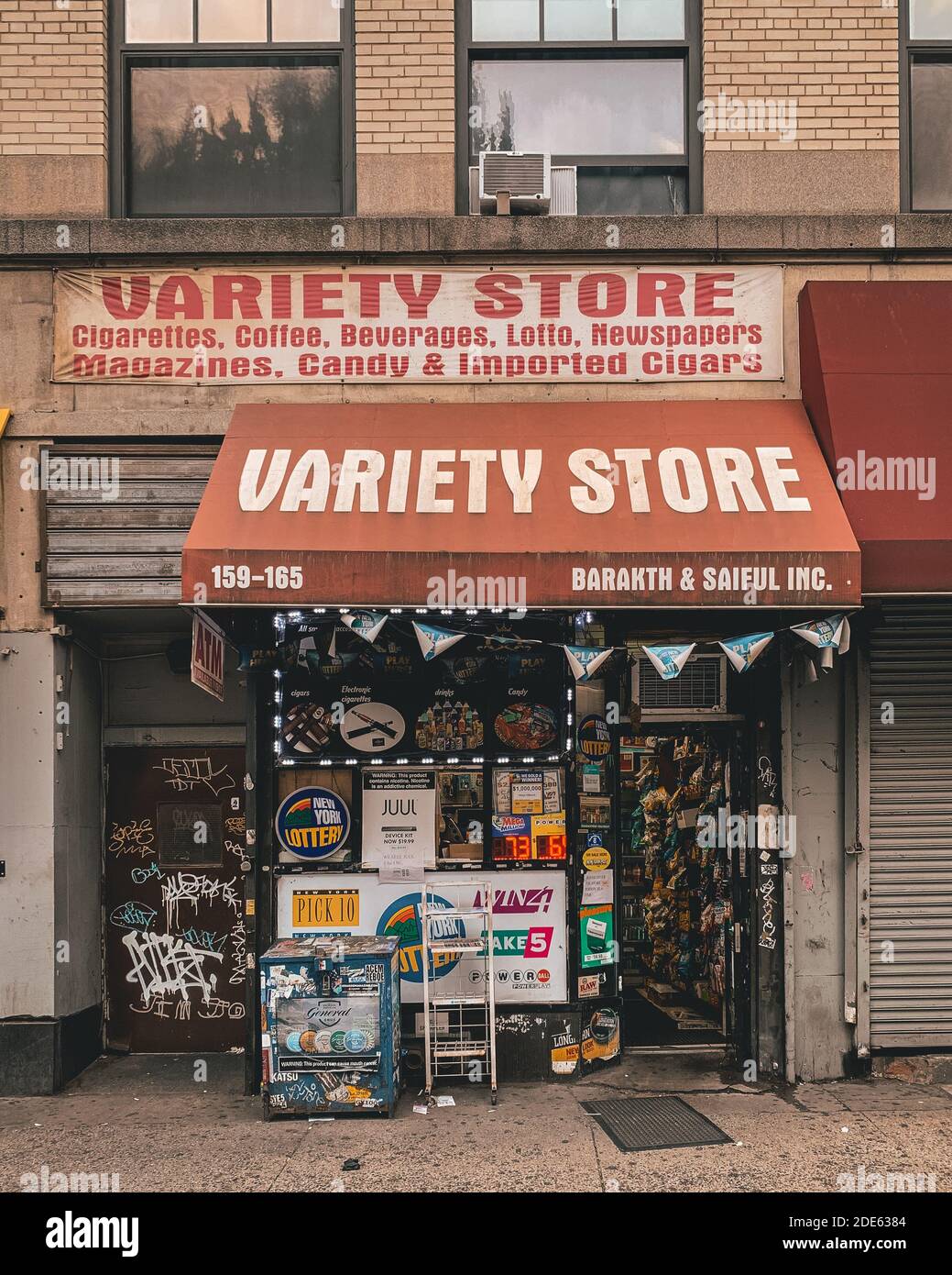 Neighbourhood Corner Store High Resolution Stock Photography and Images ...