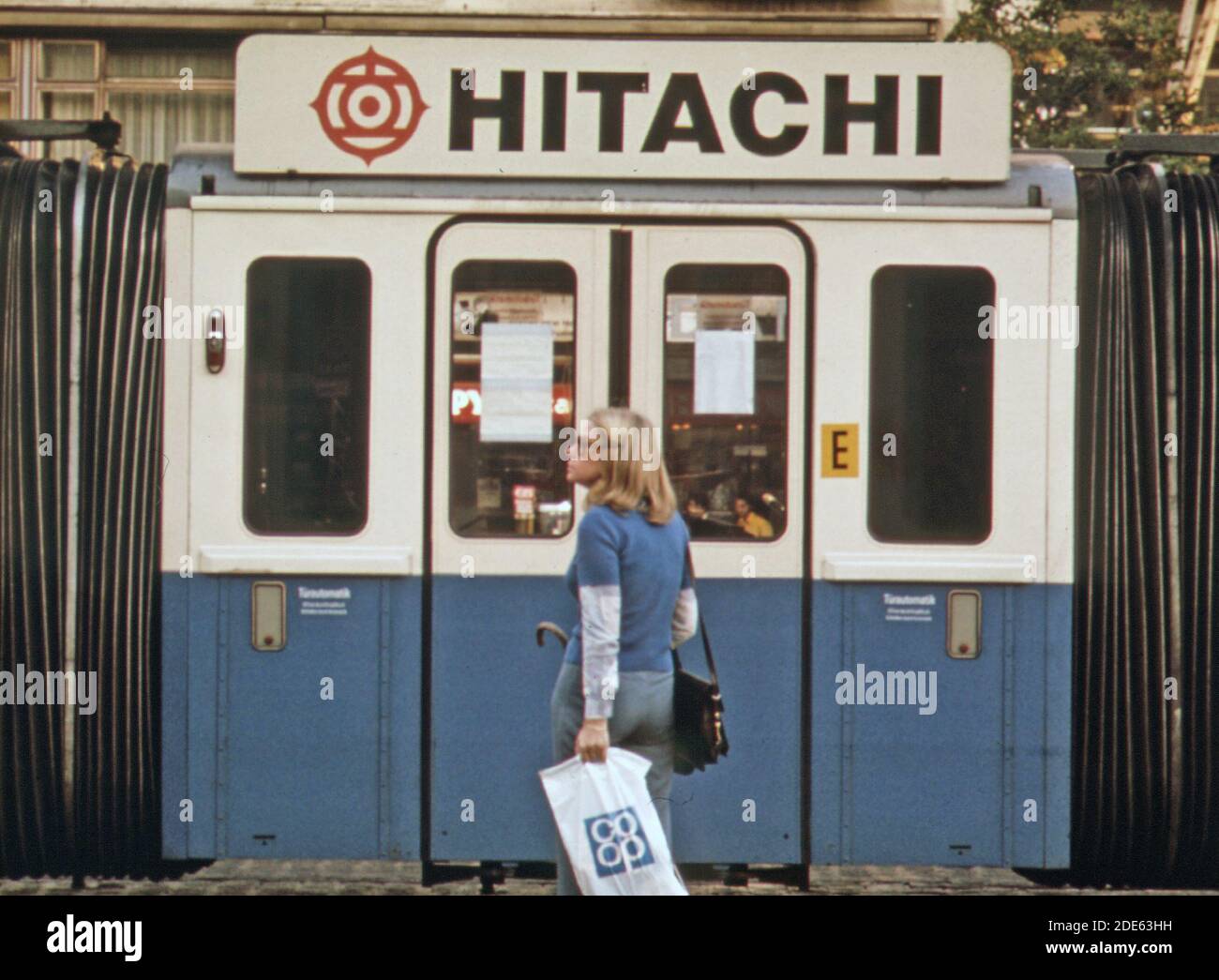 This small 8-seater trolley is used as a hinge so that two larger ones ...