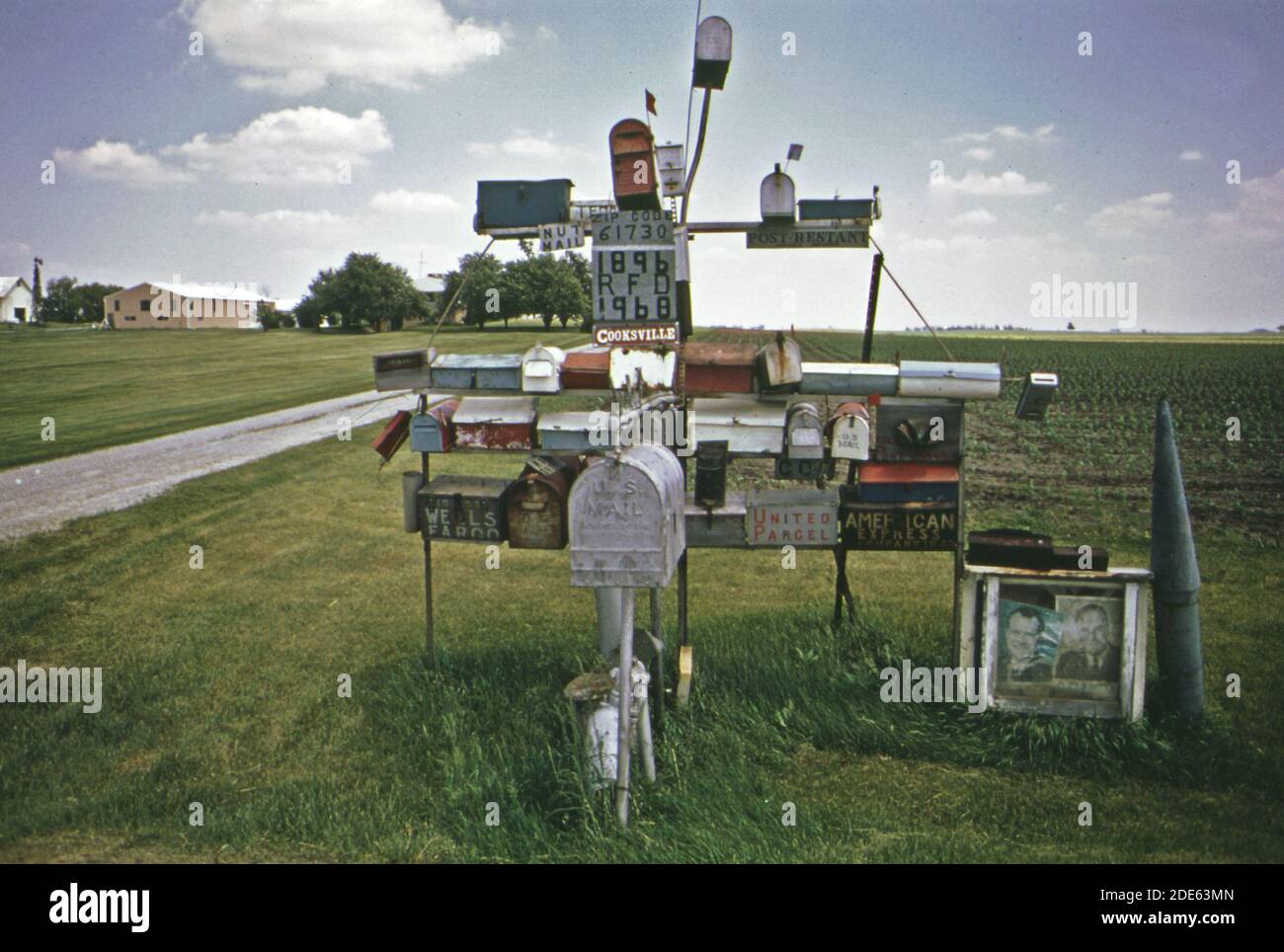 Historical 1970s Photo: Eccentric mailbox display in rural Illinois ca ...
