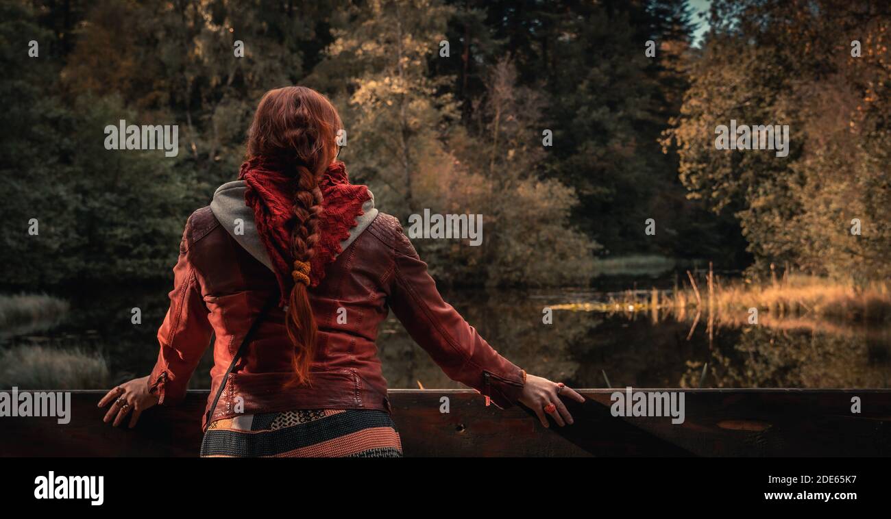 Beautiful woman from behind hi-res stock photography and images - Alamy