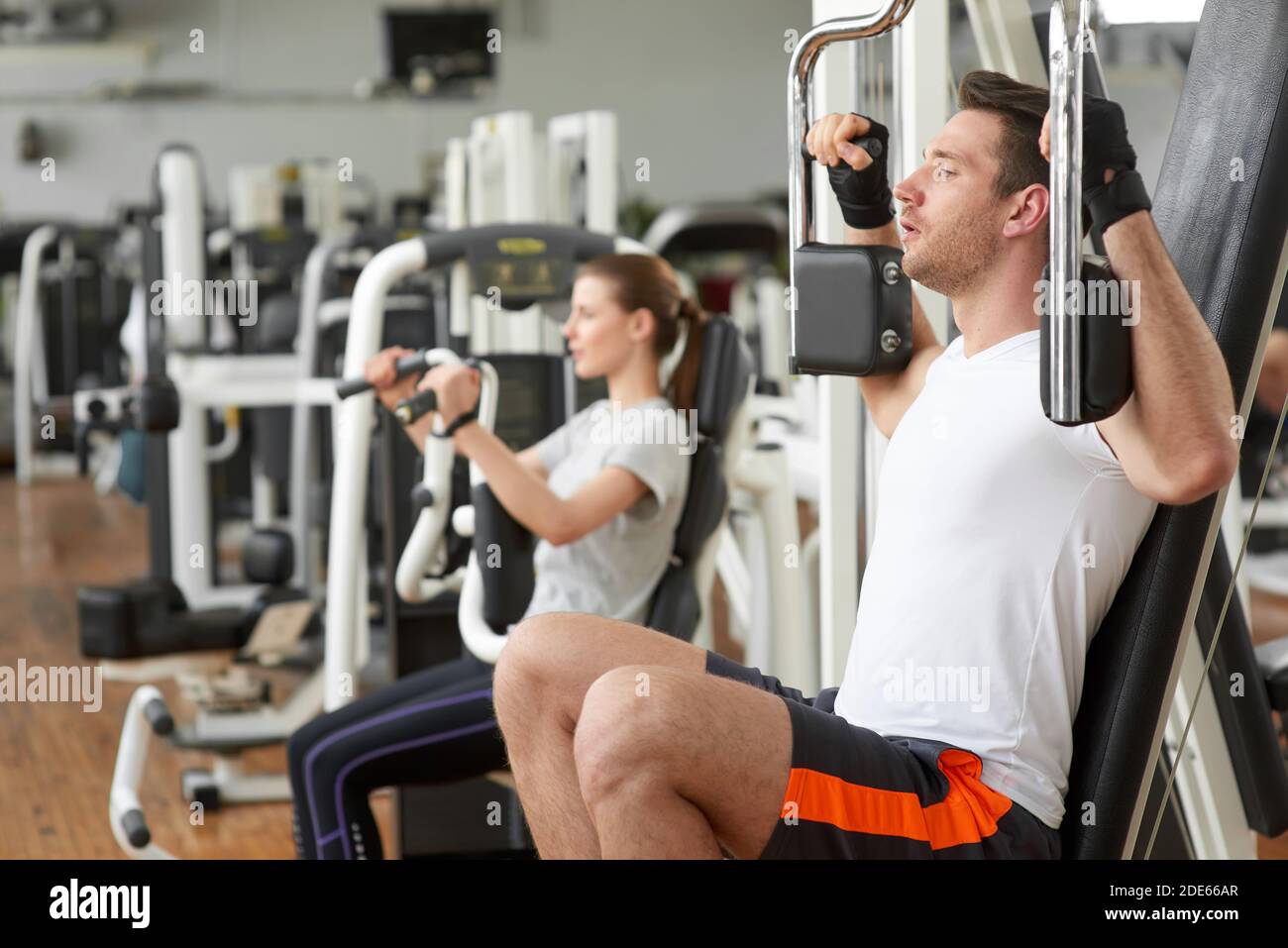 Chest press hi-res stock photography and images - Alamy