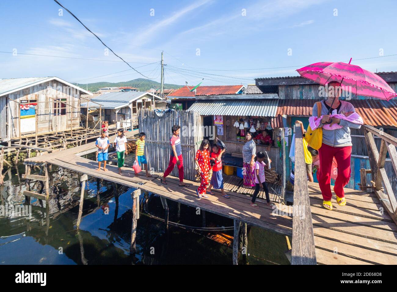 A village of houses on stilts in Sulu, Philippines Stock Photo - Alamy