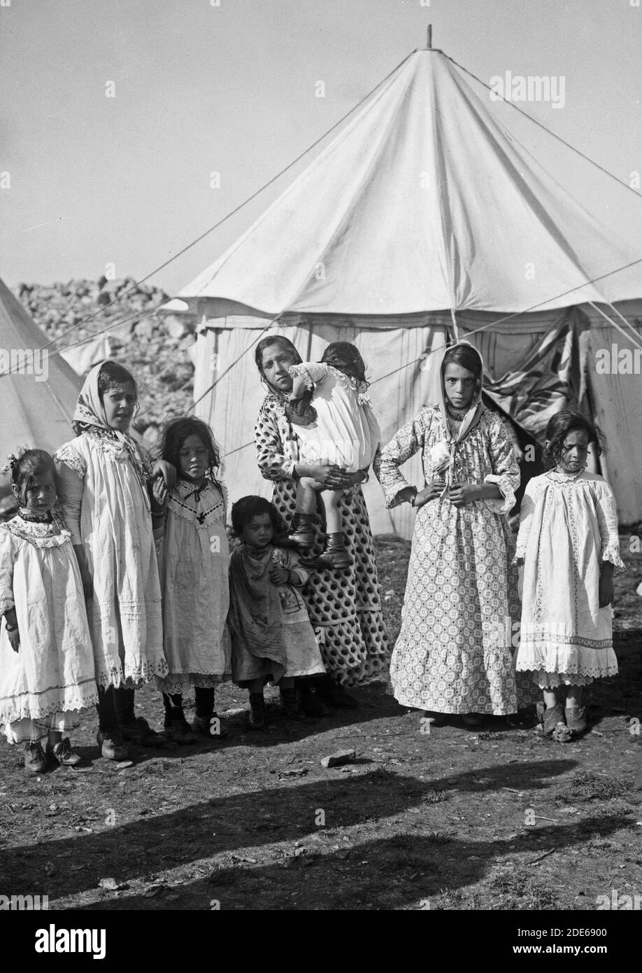 The Samaritans of Nablus (Shechhem). Samaritan mothers and their ...