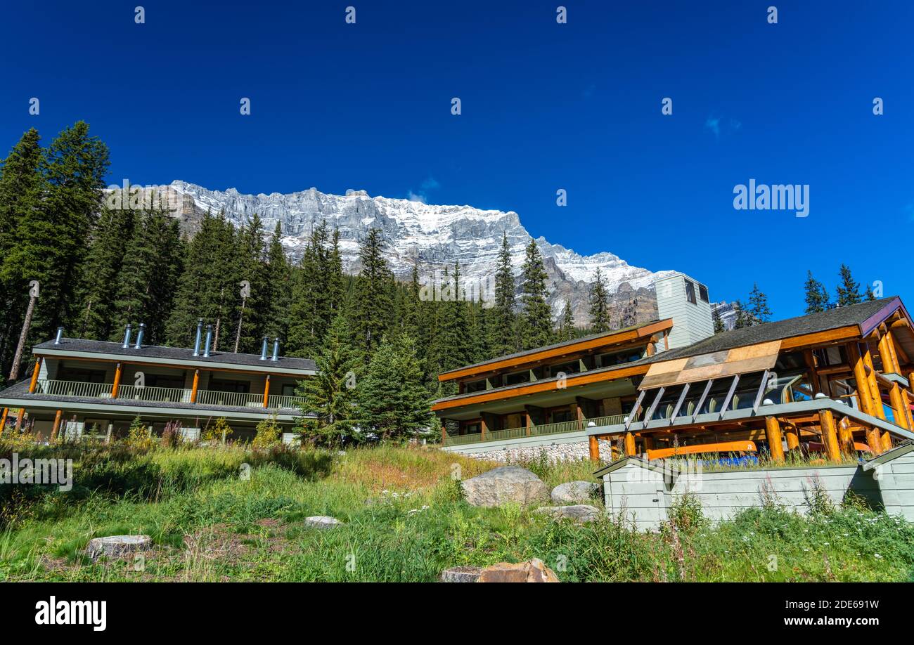 Moraine lake lodge hi-res stock photography and images - Alamy
