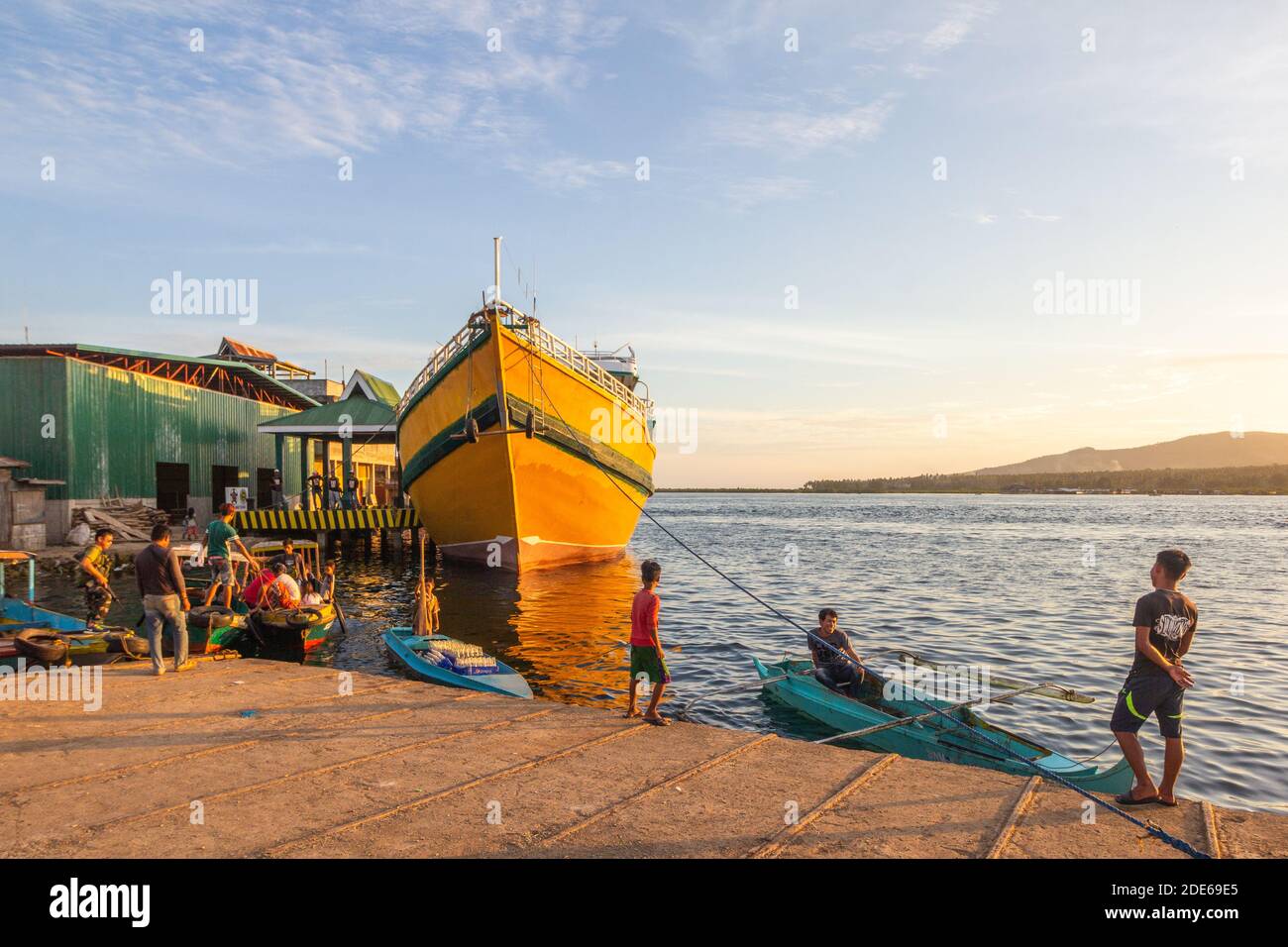 Local boats at the wharf of Siasi in Sulu, Phillippines Stock Photo - Alamy