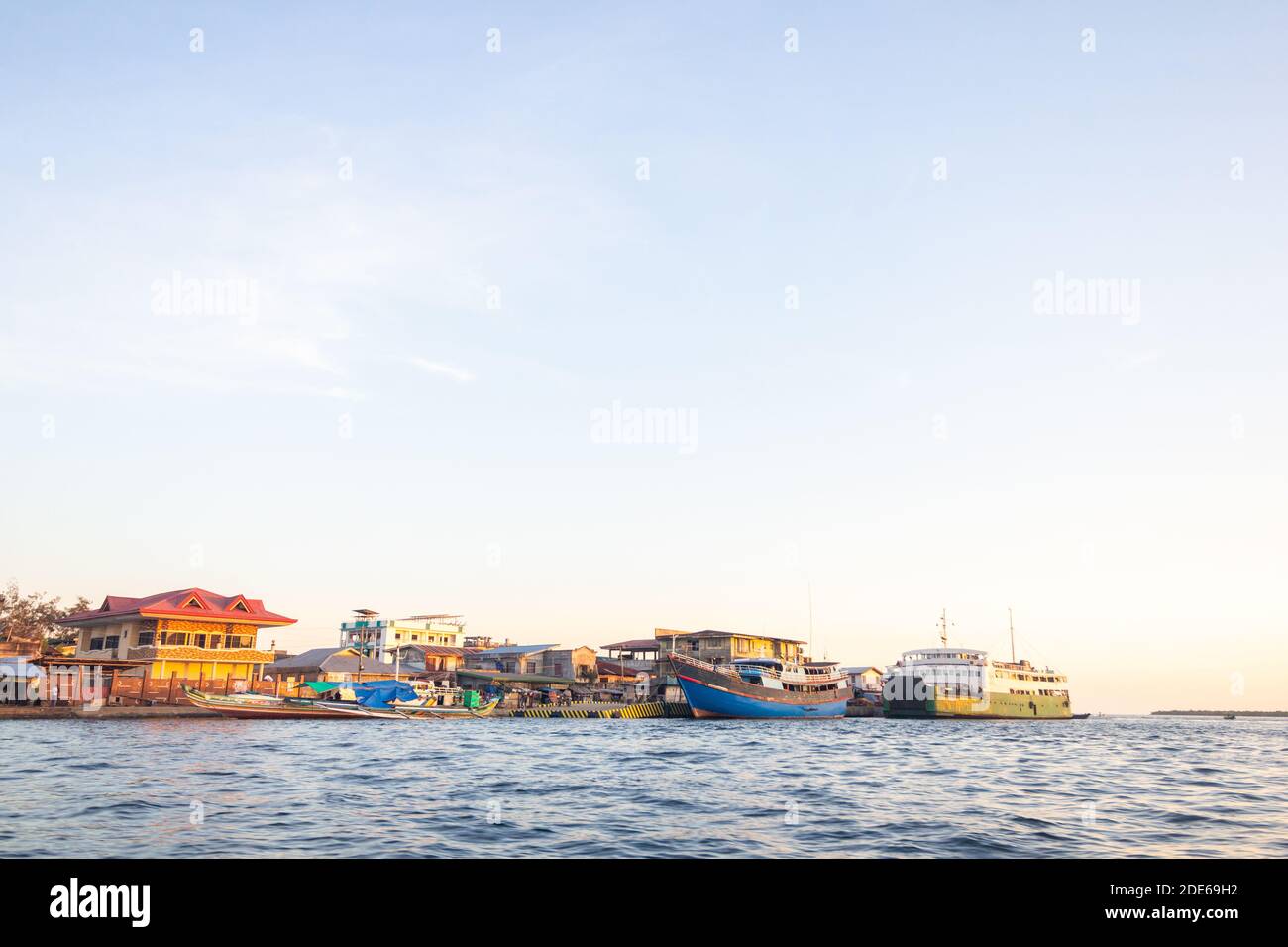 Mindanao wharf hi-res stock photography and images - Alamy