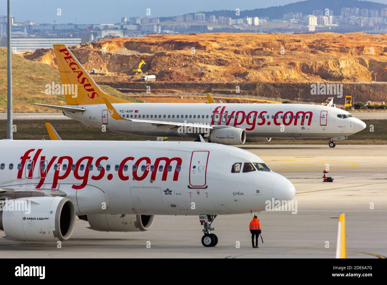 Airbus a320 800 hi-res stock photography and images - Alamy