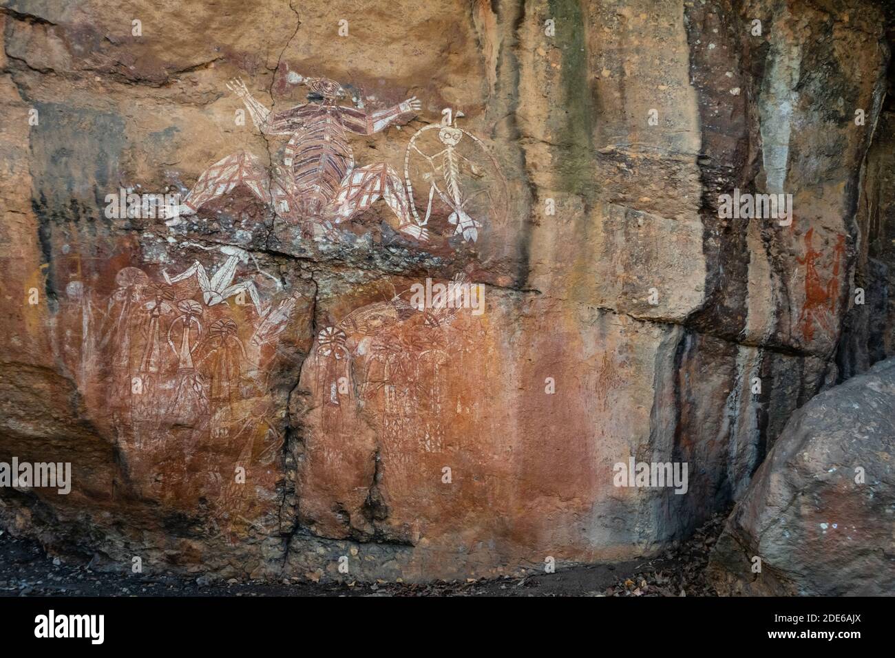 Kakadu aboriginal cave paintings hi-res stock photography and images - Alamy