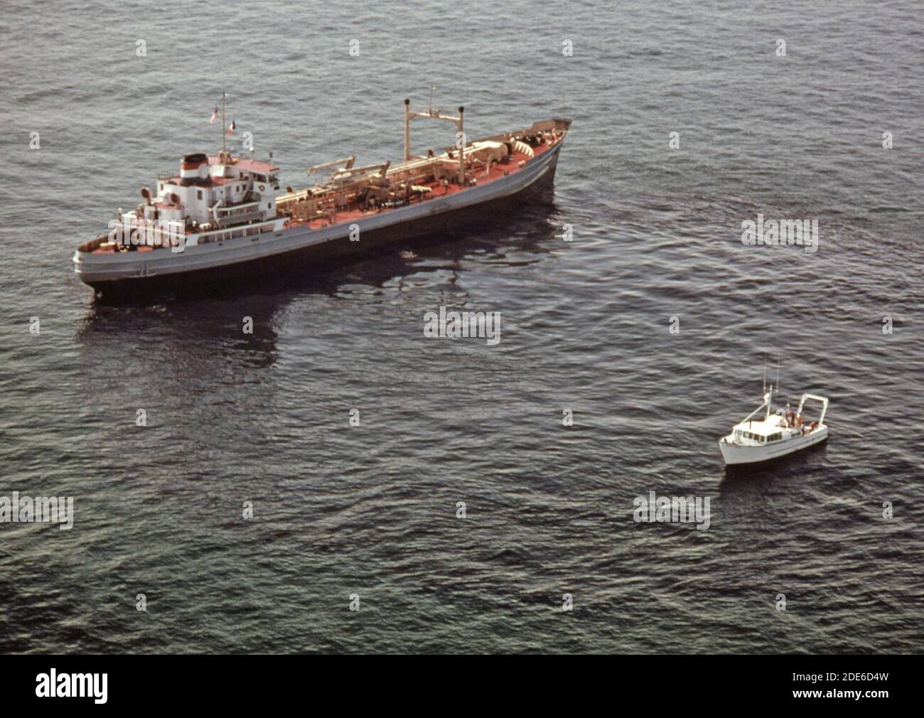 1970s sludge boat hi-res stock photography and images - Alamy