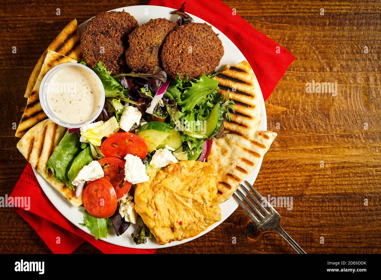 Falafel platter hi-res stock photography and images - Alamy