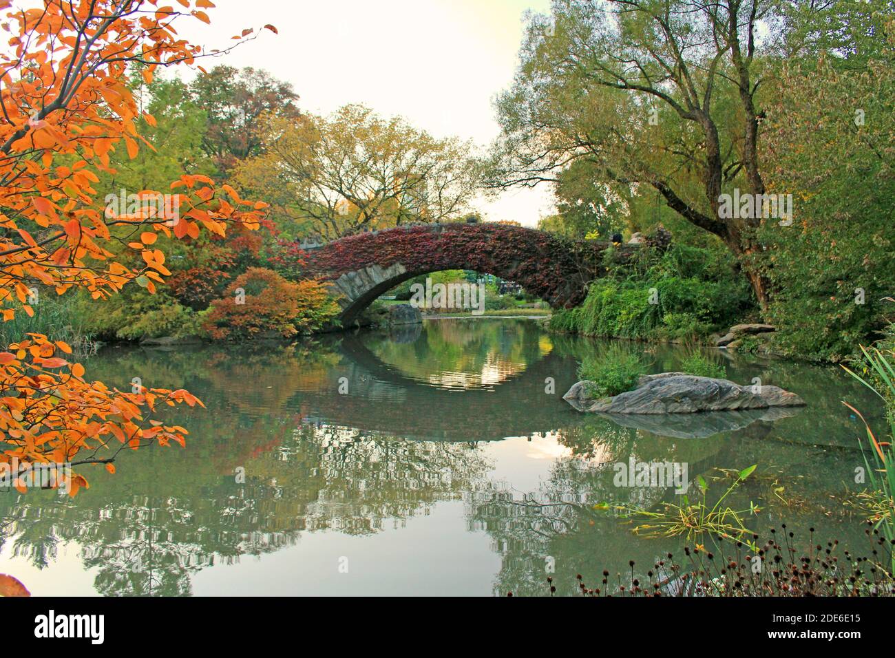 Gapstow Bridge in Central Park, New York Stock Photo - Alamy