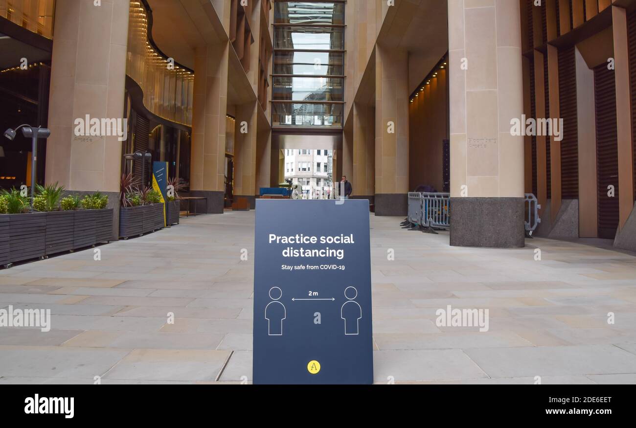 London bloomberg arcade hi-res stock photography and images - Alamy