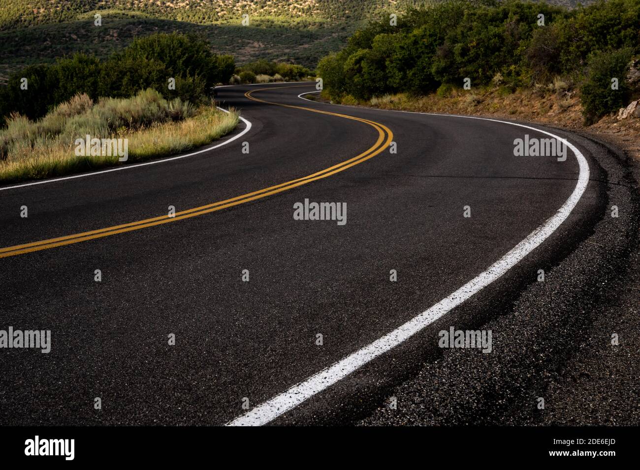 Ess curve hi-res stock photography and images - Alamy