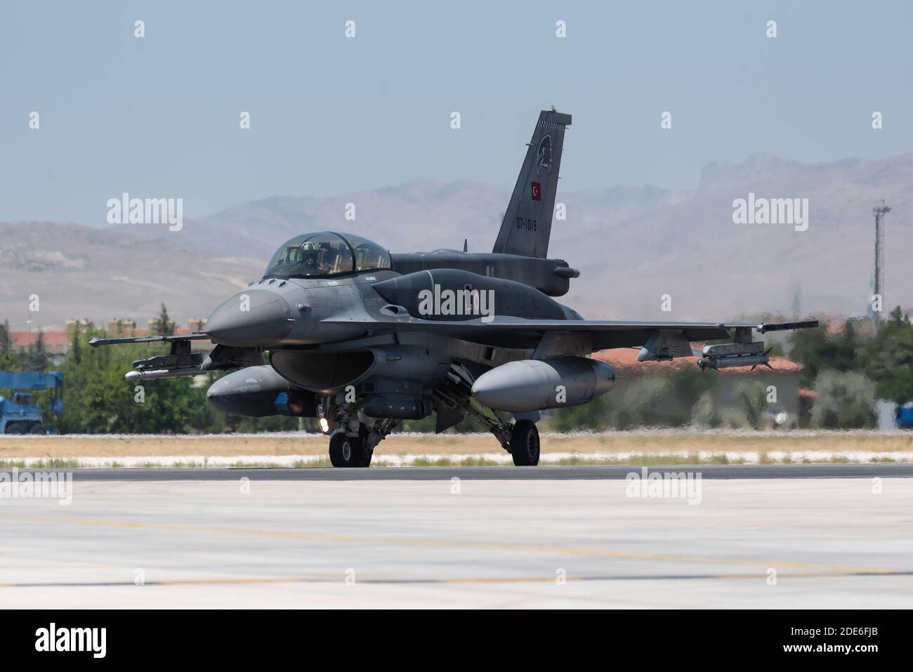 F 16 turkey hi-res stock photography and images - Alamy