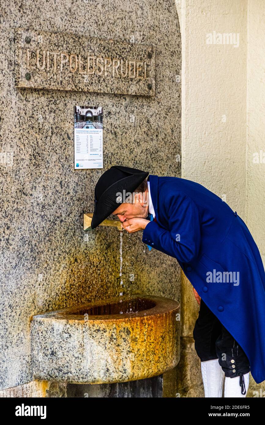 Costume context hi-res stock photography and images - Alamy