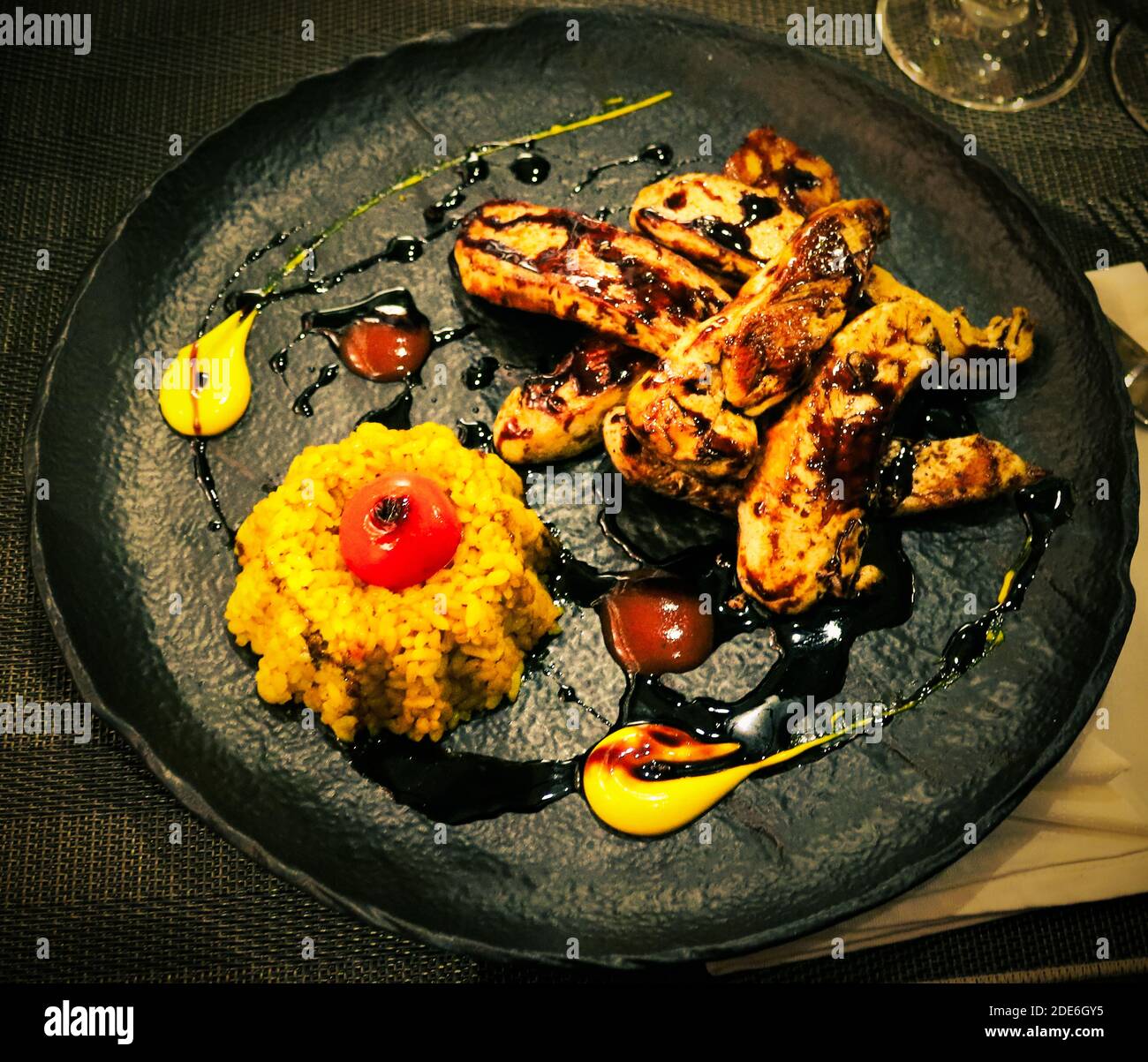 Meat meal meals dish dishes foods hi-res stock photography and images ...