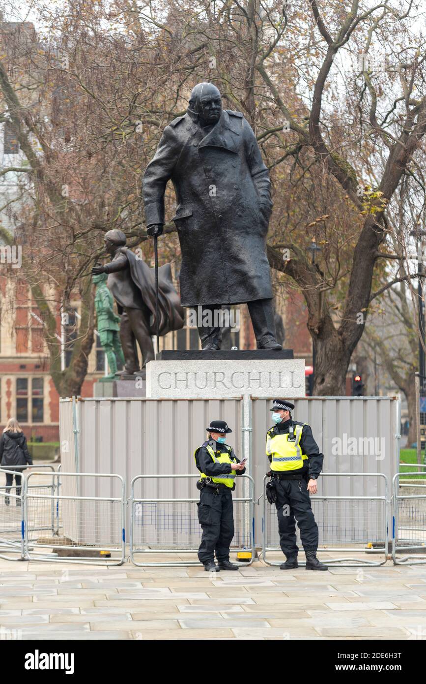 Police memorial statue uk hi-res stock photography and images - Alamy