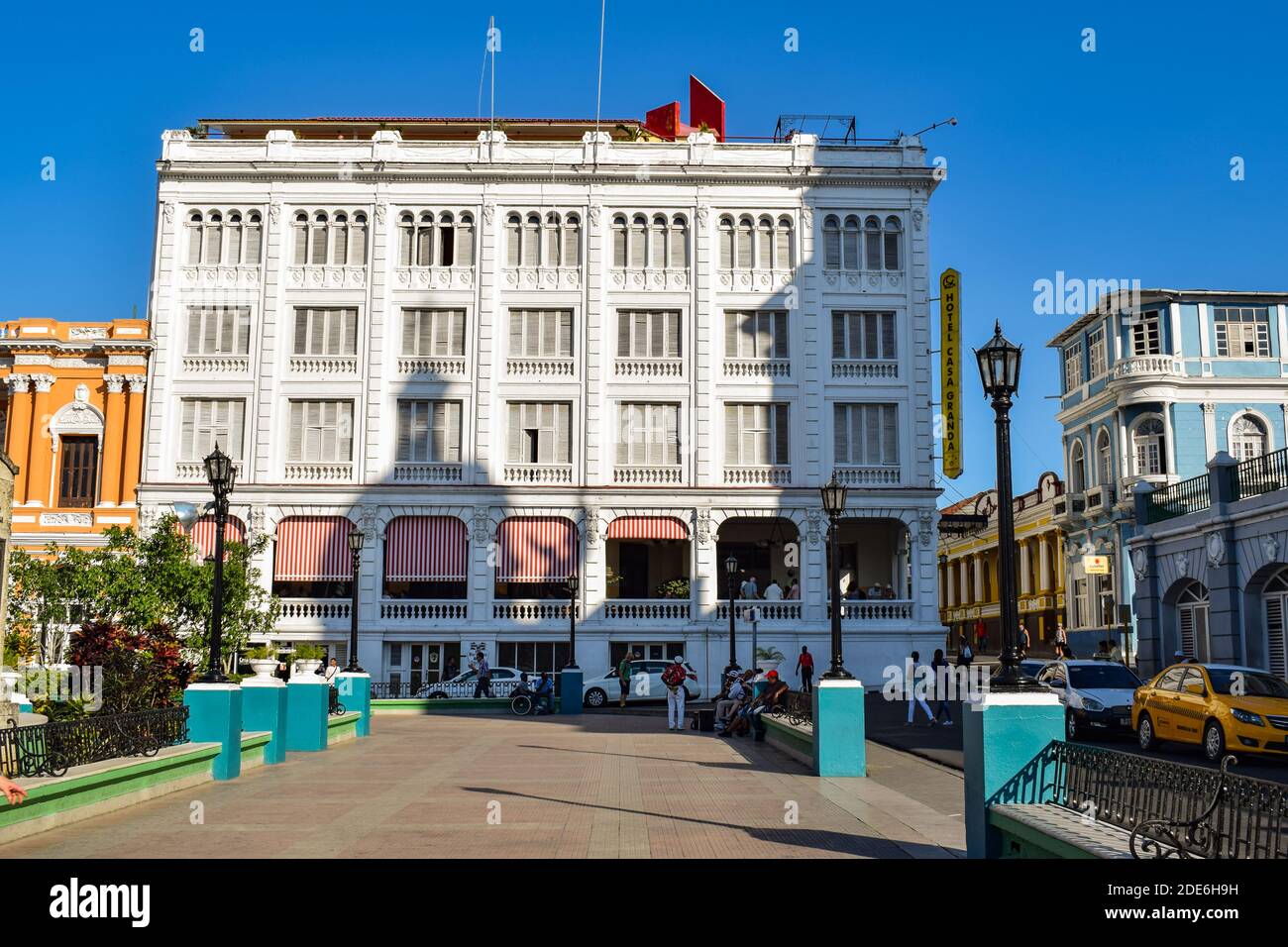 Big city hotel hi-res stock photography and images - Alamy