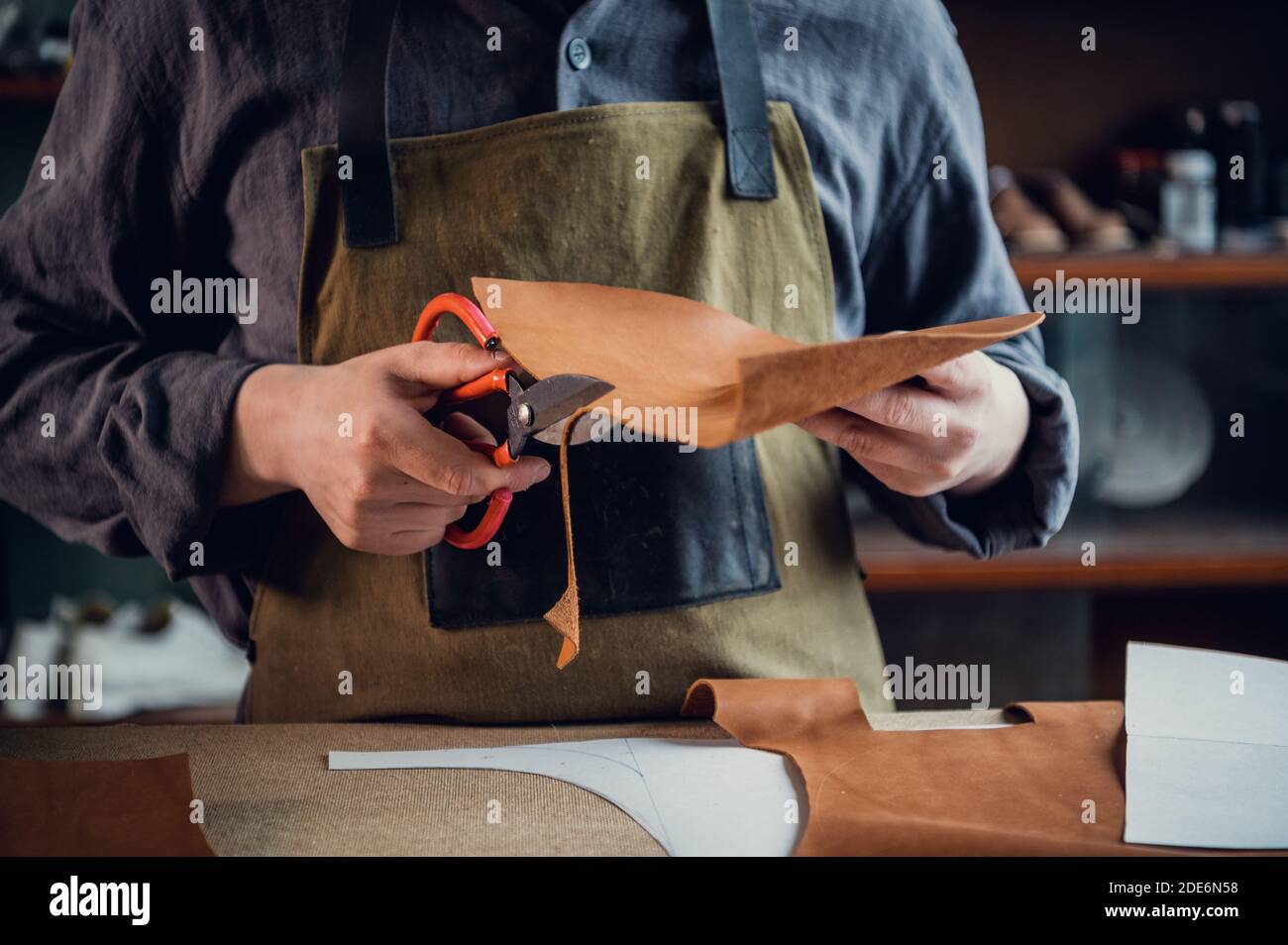 Vintage shoe repair shop hi-res stock photography and images - Alamy
