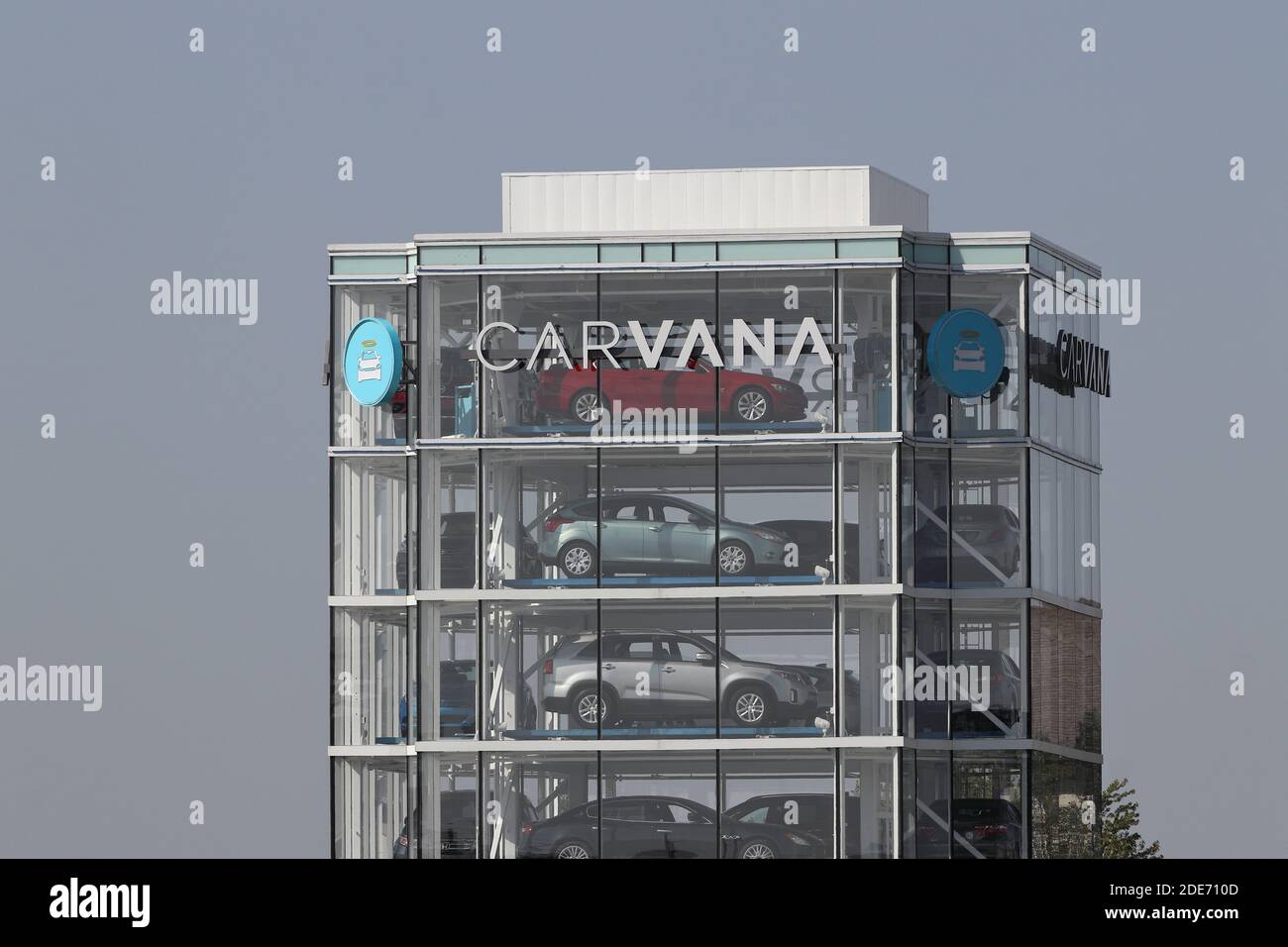 Car vending machine hi-res stock photography and images - Alamy