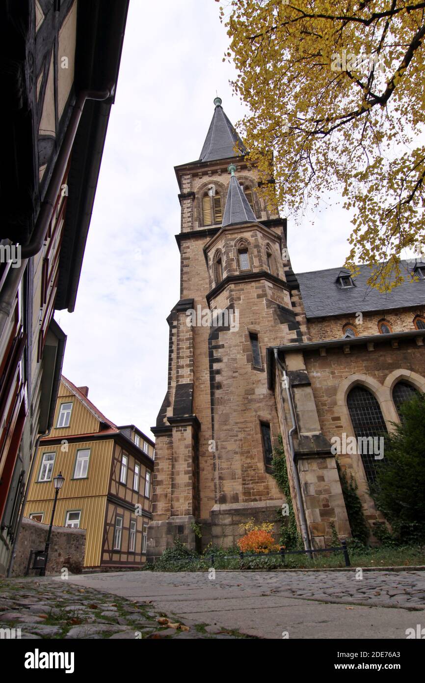 Sylvestrikirche auf dem Oberpfarrkirchhof in Wernigerode Stock Photo ...