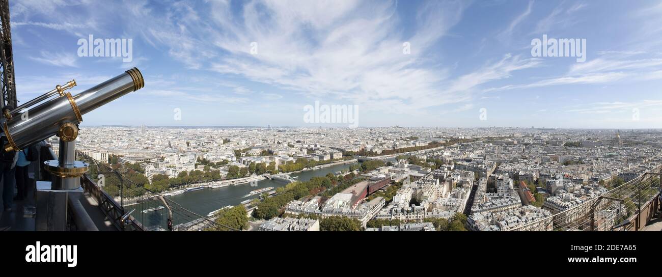 Telescopic viewfinder hi-res stock photography and images - Alamy