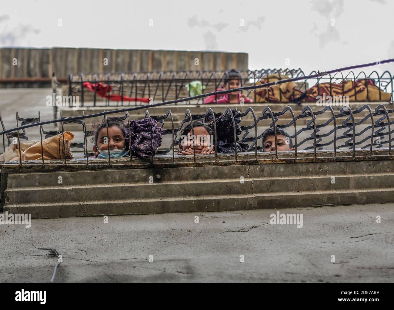 Peep out hi-res stock photography and images - Alamy