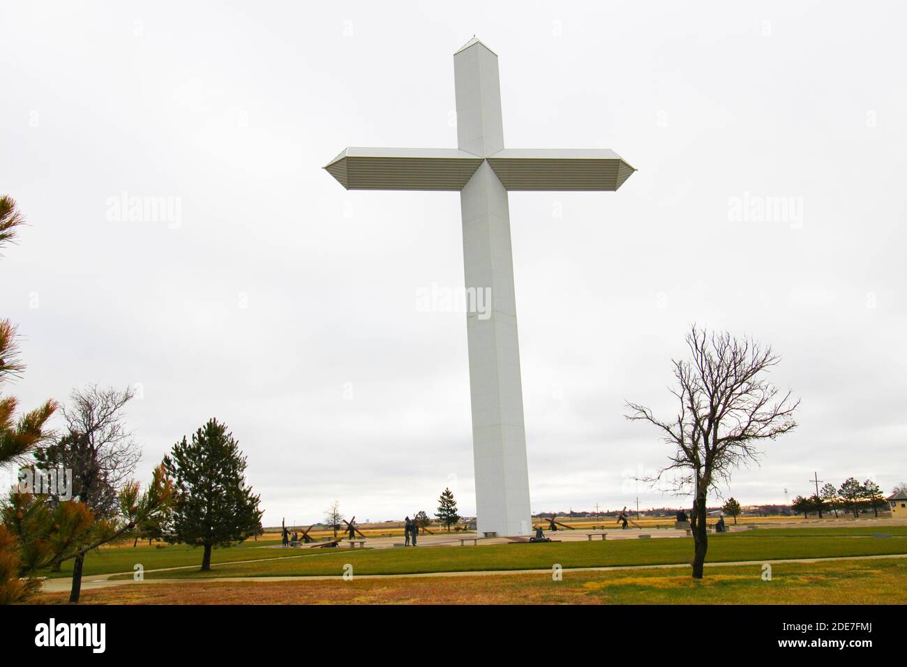 Big white Cross in the plains of Texas Stock Photo - Alamy