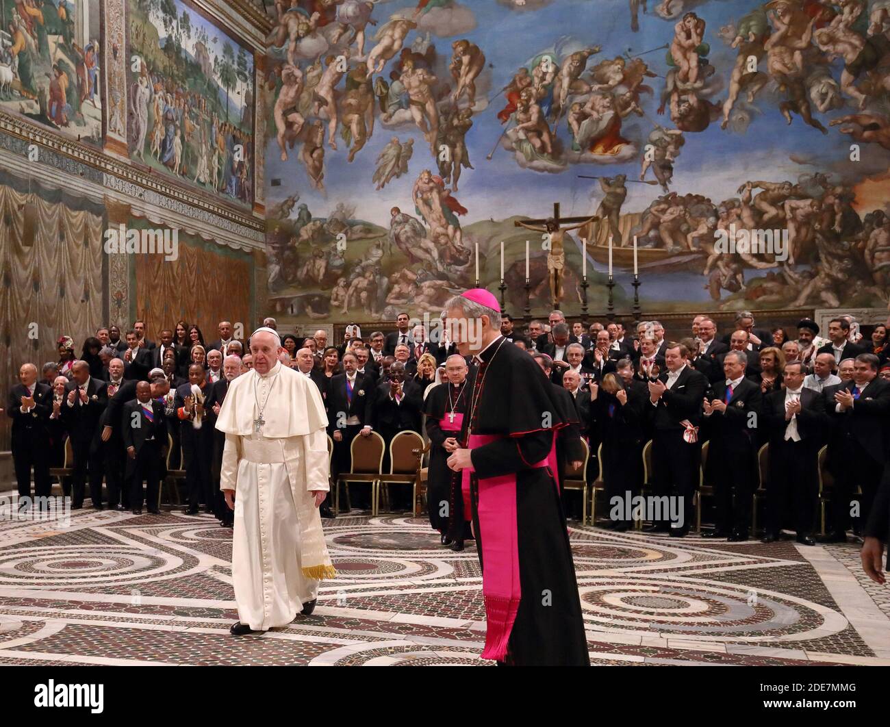 Pope Francis poses with the Members of the Diplomatic Corps accredited ...