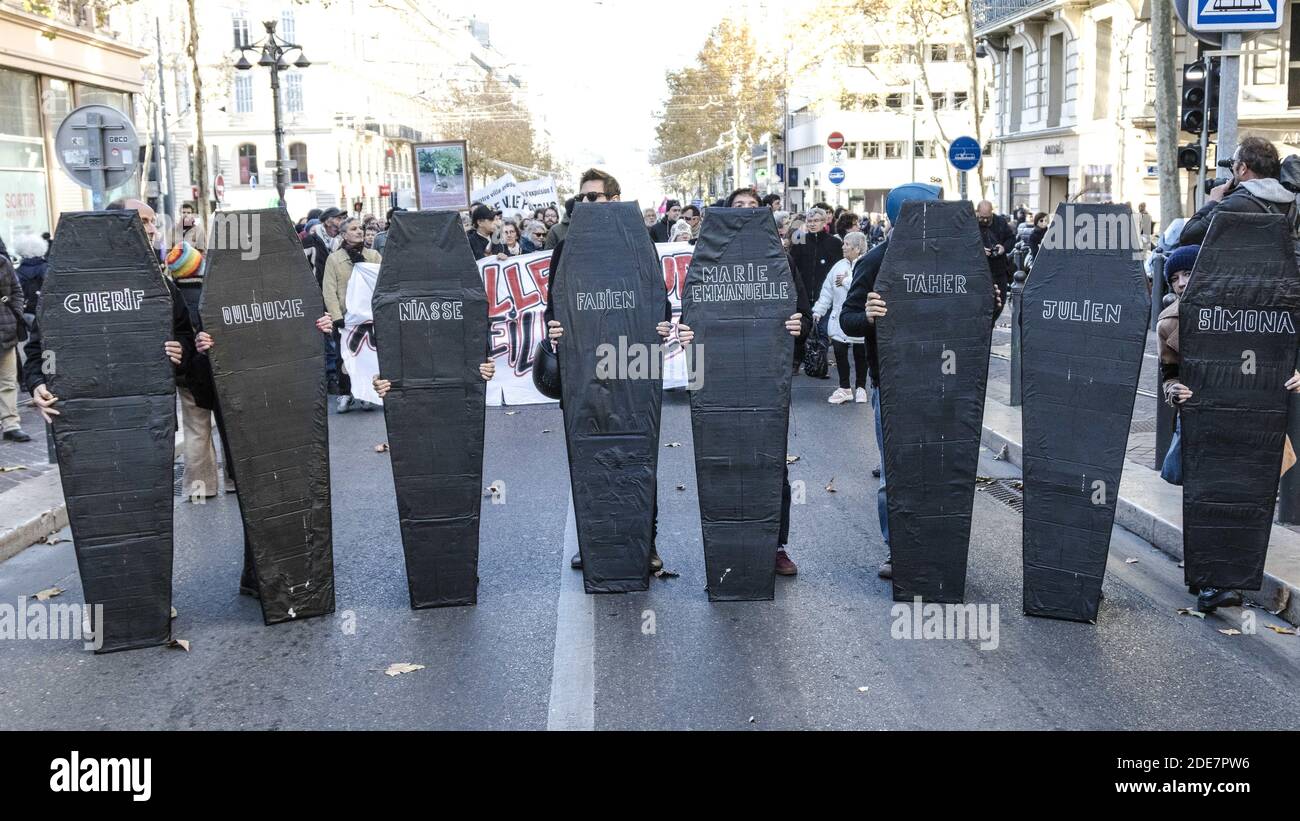 People demonstrate to protest against unsafe and unsanitary housing ...