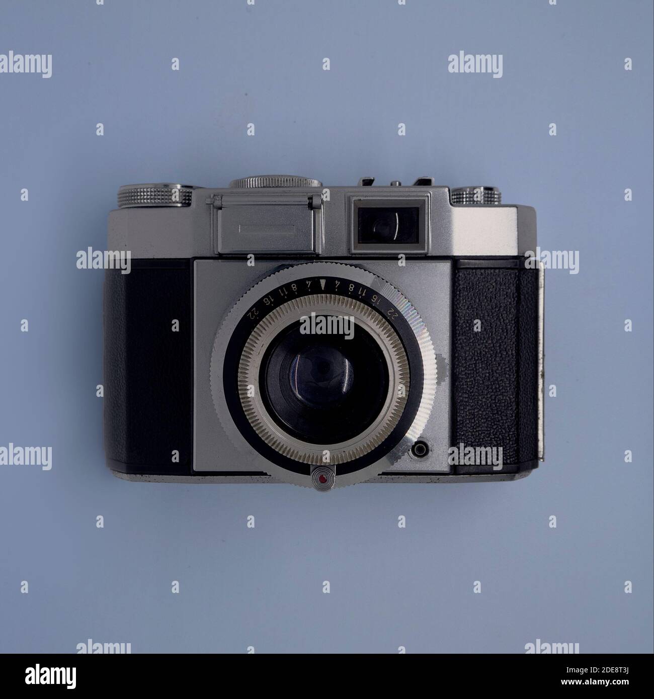Old vintage analogue camera hi-res stock photography and images - Alamy