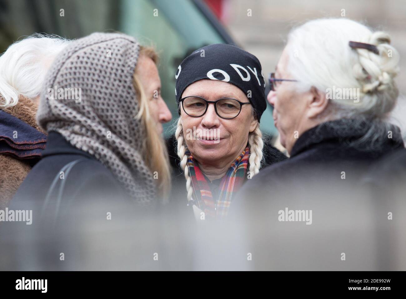 Dominique Issermann assiste aux obsèques de Henry Chapier en l'église ...