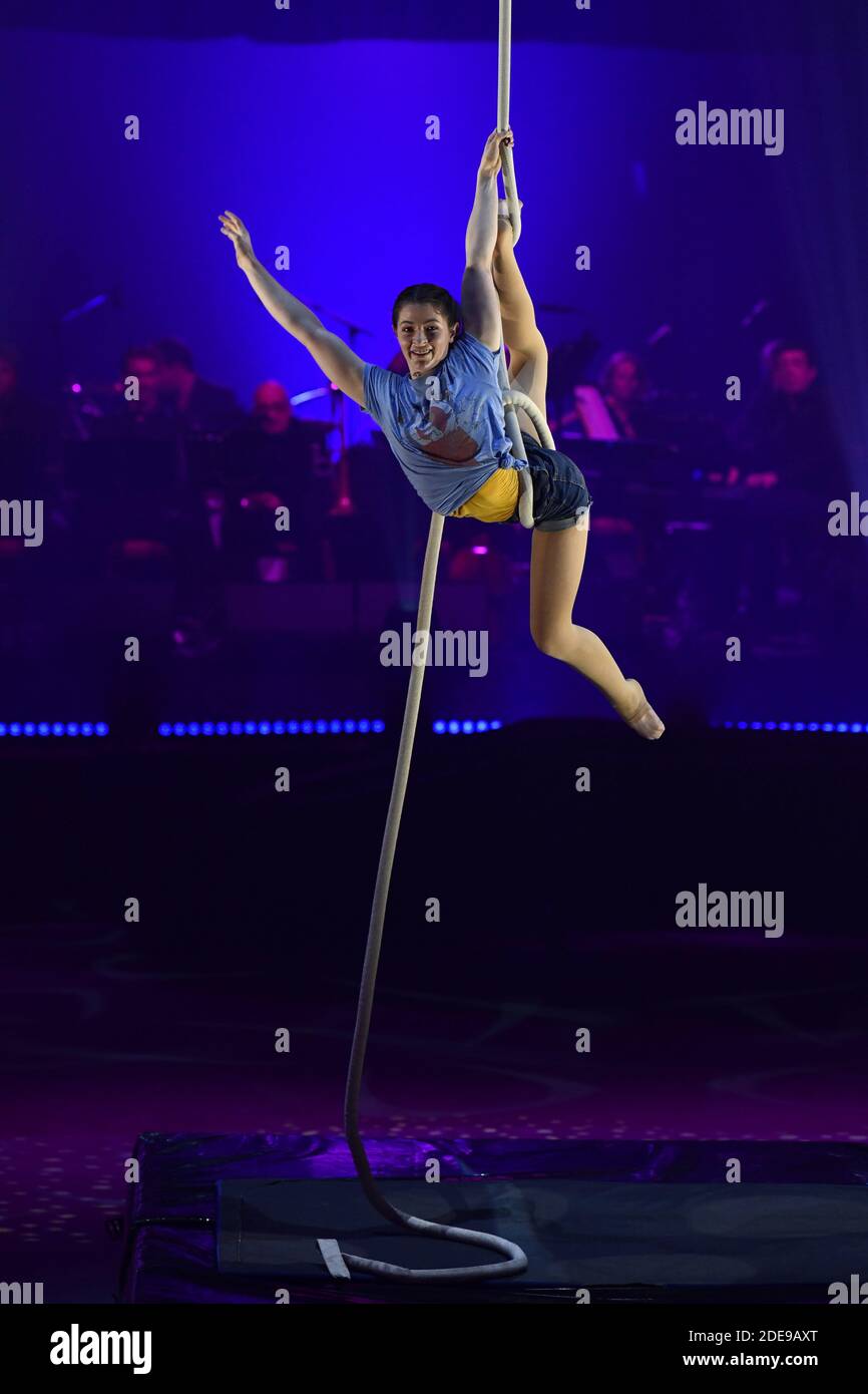 Jury special award for Ellie Rossi, vertical rope. 40th Festival ...