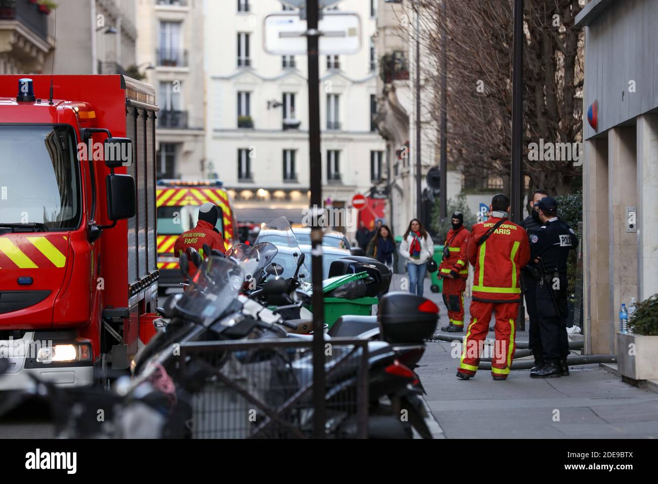 Paris deadliest fire in over a decade killed at least 10 people Tuesday ...