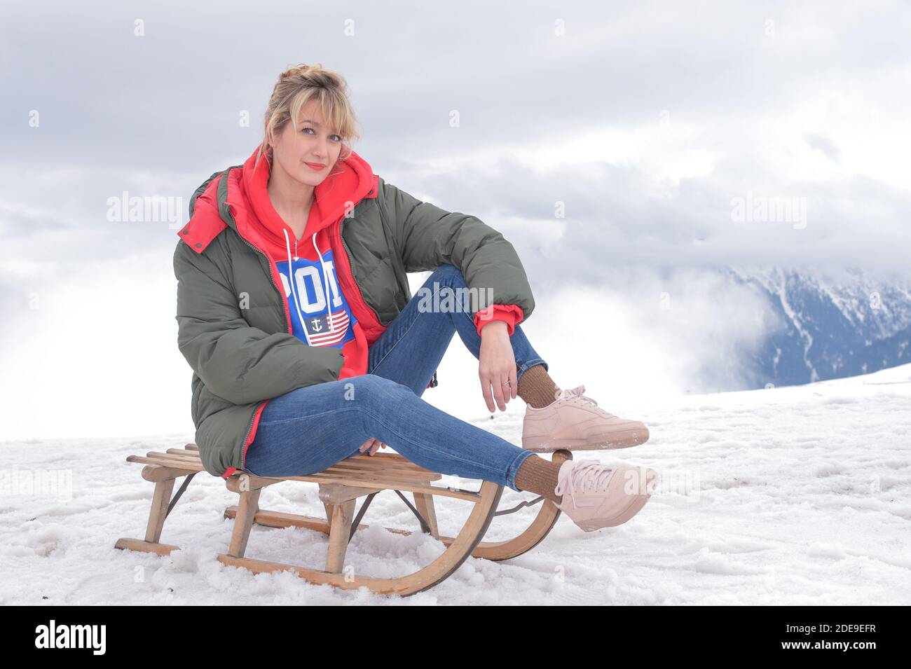 Caroline Anglade lors du photocall du film Une Mere Sous Influence au ...