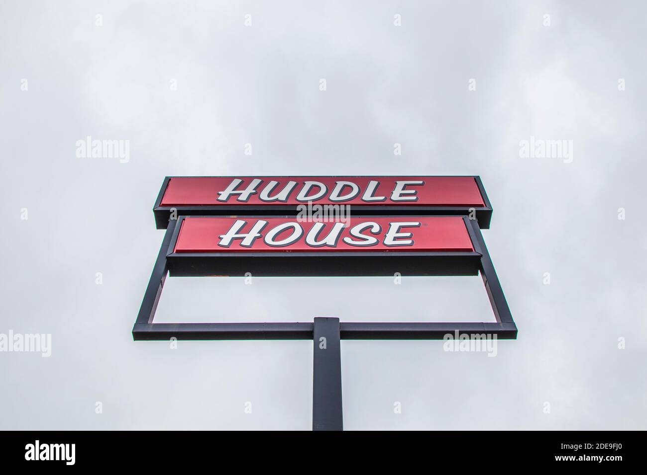 Augusta, Ga USA - 11 29 20: Huddle House Restaurant closed close up ...