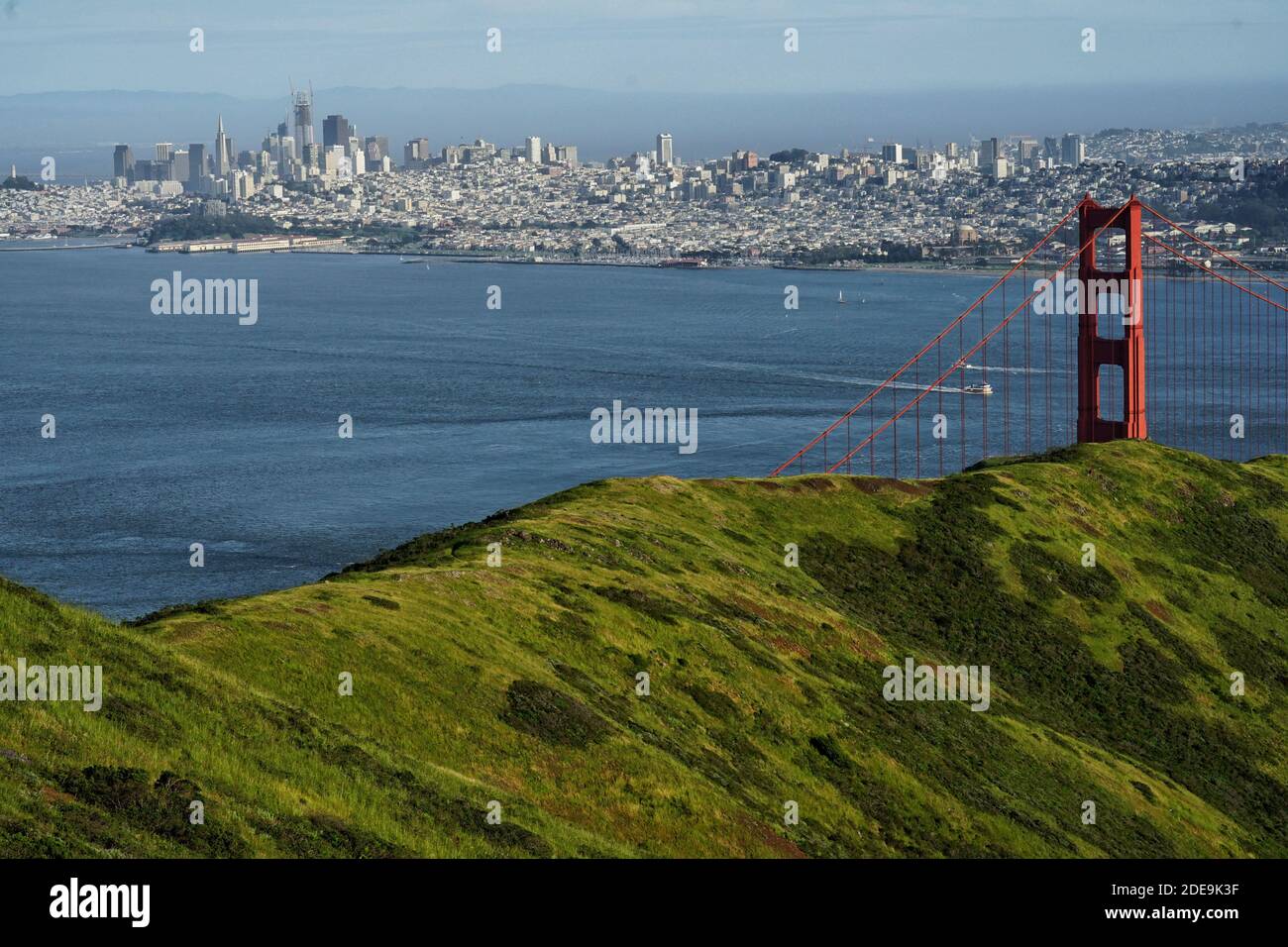 Views of the Golden Gate Bridge from Slacker Hill Stock Photo - Alamy