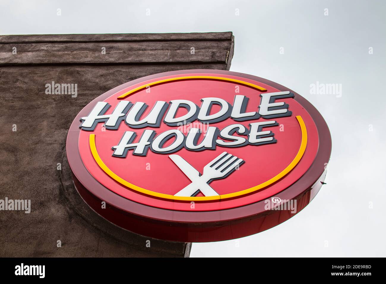 Augusta, Ga USA - 11 29 20: Huddle House Restaurant closed building ...