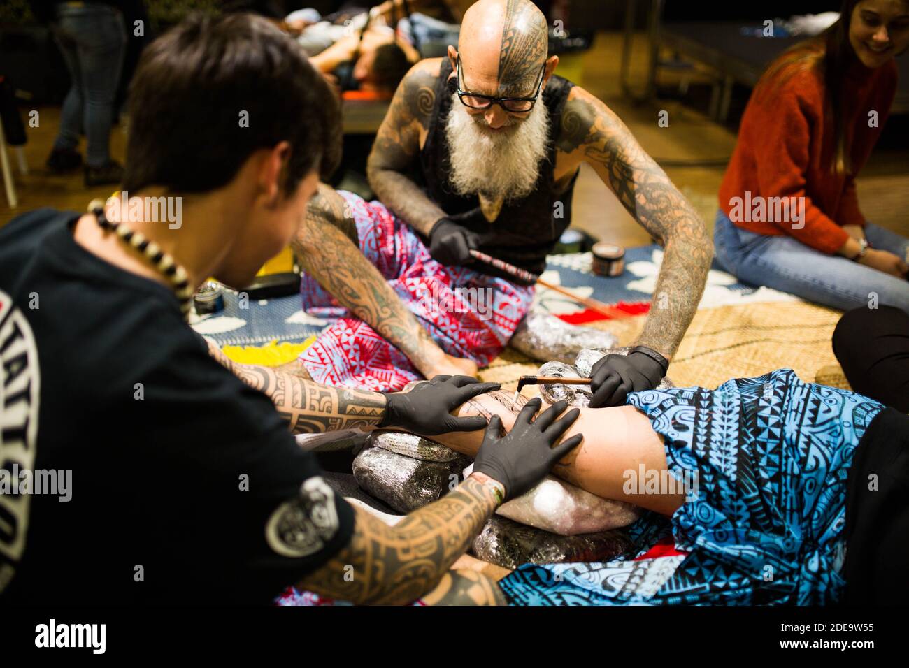 People get traditional tattoos at Mondial du tatouage ( World tattoo ...