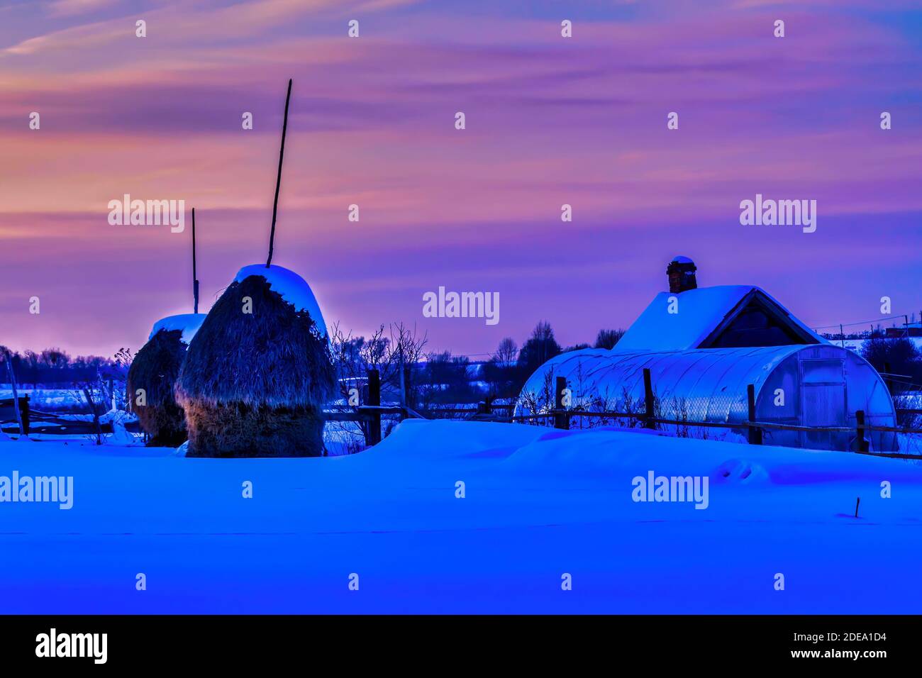 Beautiful russian winter scene hi-res stock photography and images - Alamy