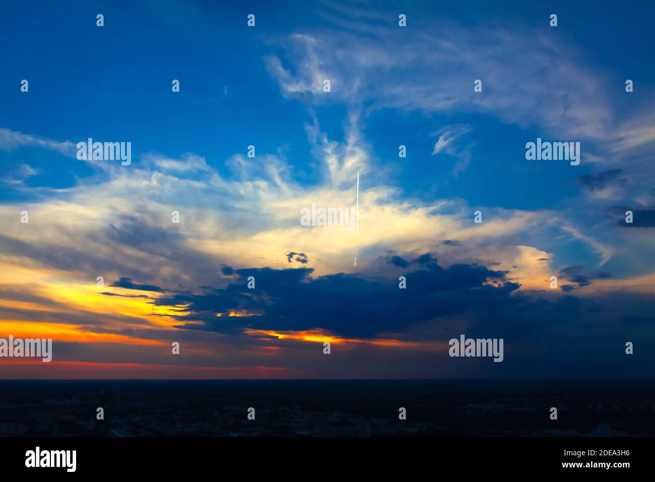 Dazzling urban panorama hi-res stock photography and images - Alamy