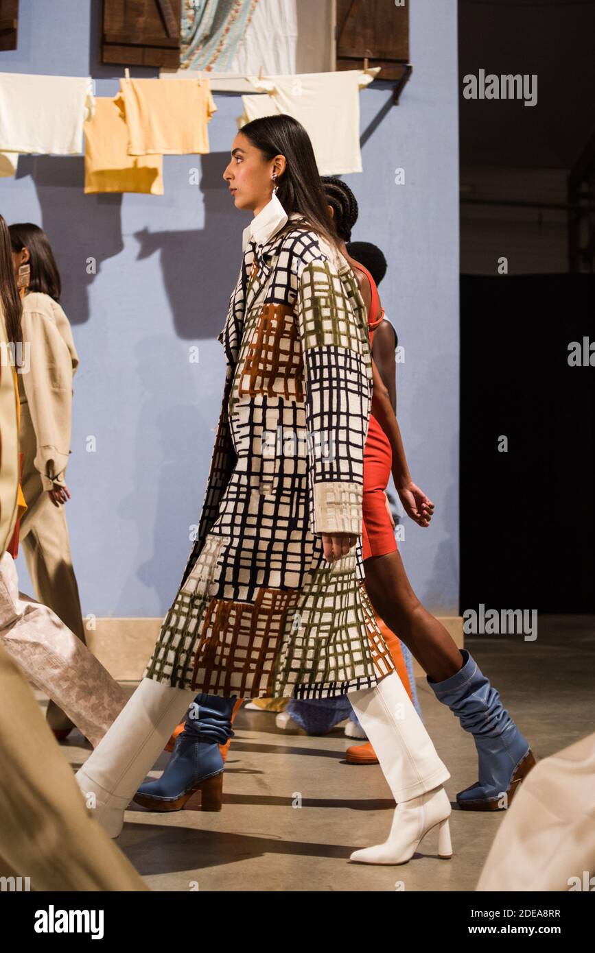 Models pose on the runway before the Jacquemus show as part of Paris ...