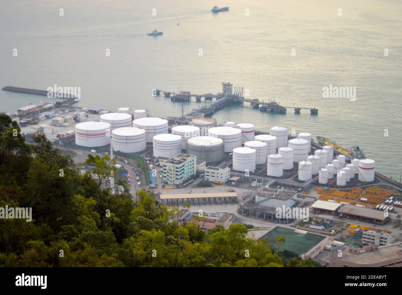 Sinopec Hong Kong Oil Terminal, Tsing Yi, Hong Kong Stock Photo - Alamy