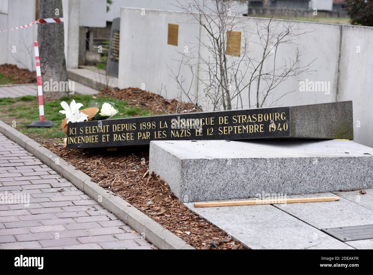 The memorial stone marking the site of Strasbourg's Old Synagogue ...
